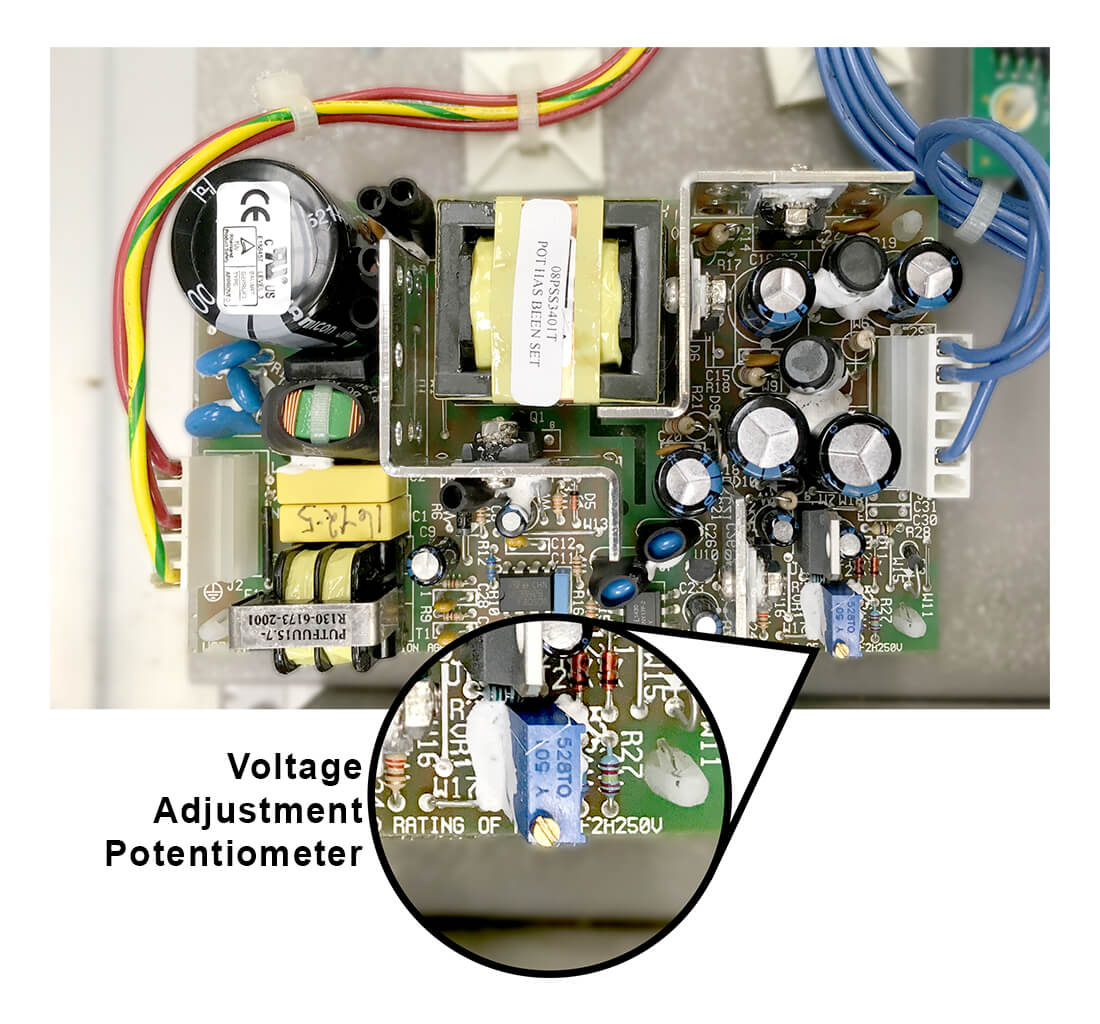 Processor Board Voltage Settings / Adjusting the Power Supply
